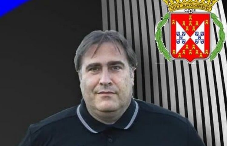 Javi Peña, nuevo entrenador para el Villargordo CF - Albero y Mikasa