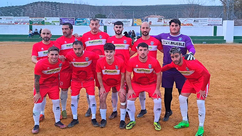 El CD Úbeda Viva aguanta el liderato del grupo dos en el albero de Los Valles - Albero y Mikasa