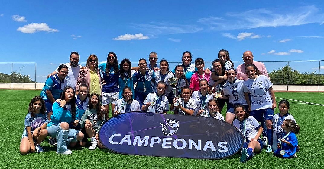 El Atlético Jiennense se hace con la Copa Fomento de Fútbol Femenino - Albero y Mikasa